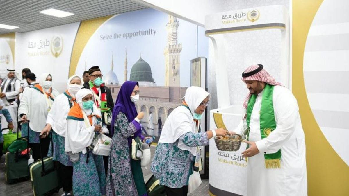 Pakistani Hajj pilgrims arrive in Jeddah on first Makkah Route ...