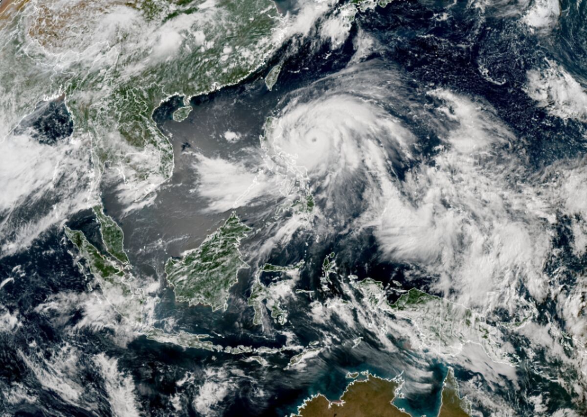 Typhoon Doksuri Triggers Beijing's Red Alert as Torrential Rain and ...