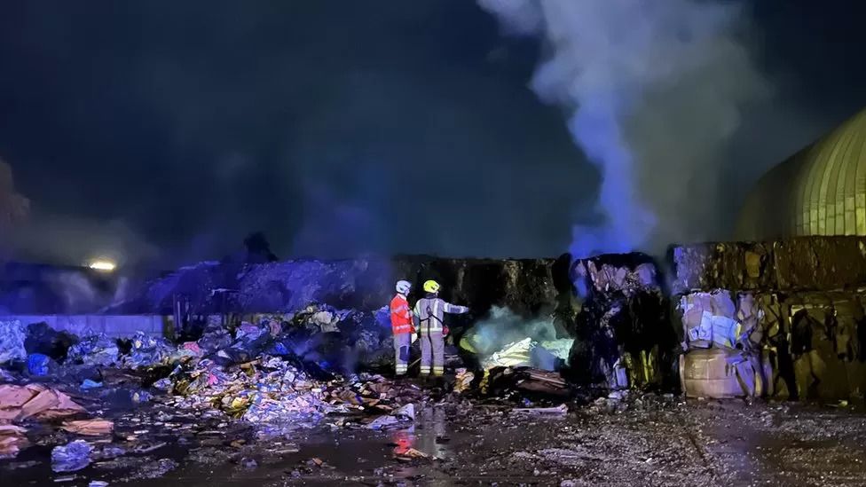 Newark: Investigation into large industrial waste fire - London Daily