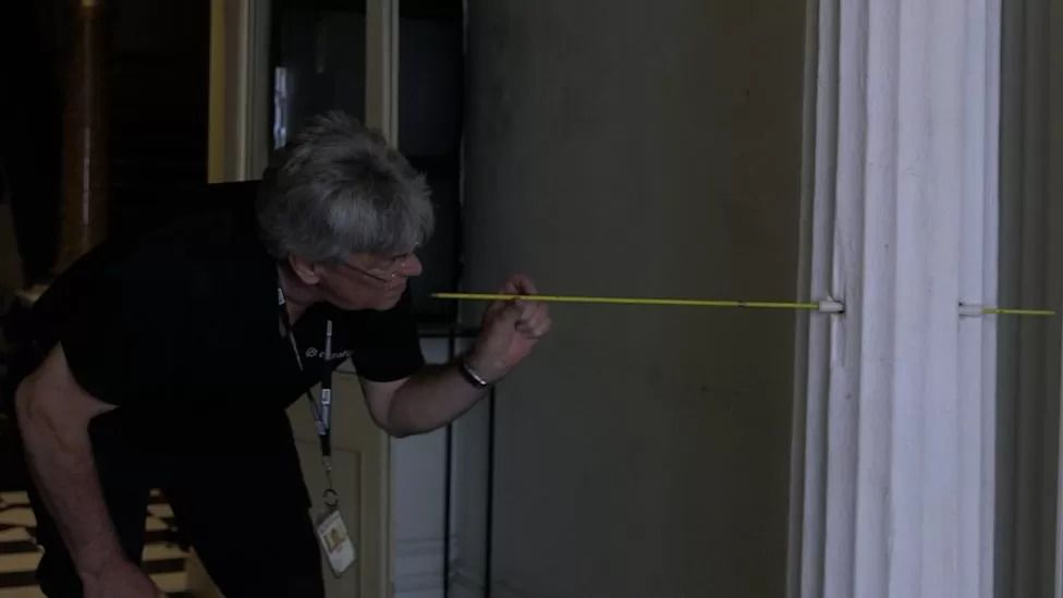 Newport: Mystery of hotel's 184-year-old bullet holes - London Daily