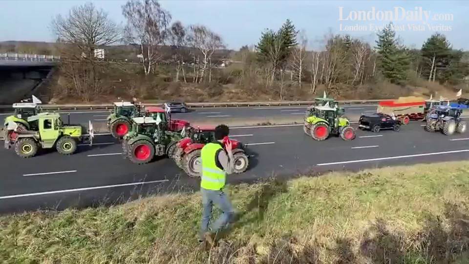 French Farmers Launch Major Protests Blocking Highways Around Paris ...