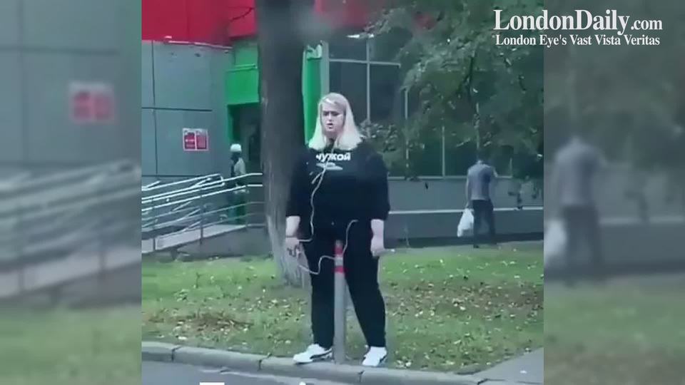 Who said that waiting for a bus must be boring? - London Daily