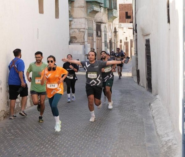 Lama Al Matrafi shines in Jeddah half-marathon, finishing in top 10 ...