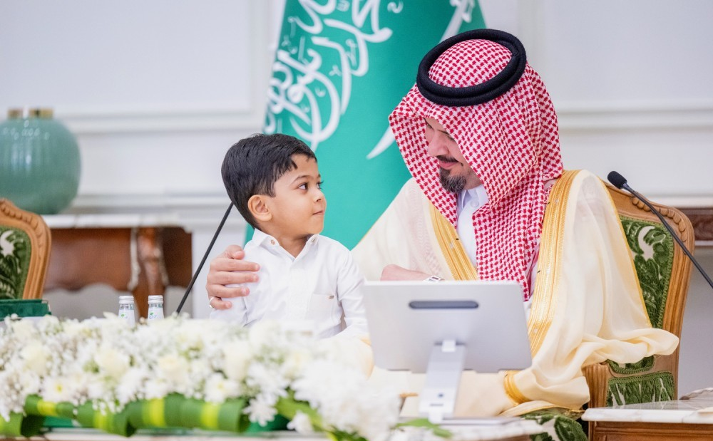 Naglunsad ng "We Are All Family" Initiative ang Prinsipe ng Medina at ...