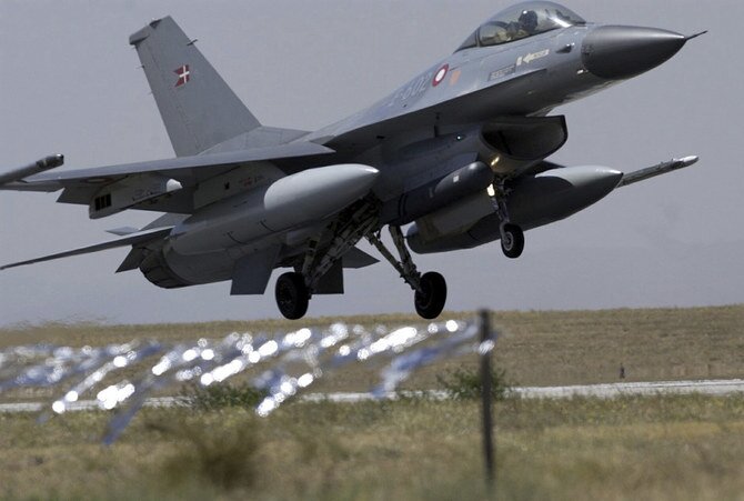 French Training: Ukrainian F-16 Pilots Begin Alpha Jet Instruction ...
