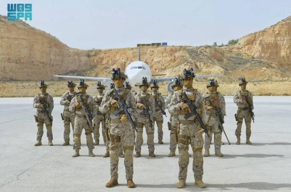 Saudi Armed Forces Join - Saudi Press