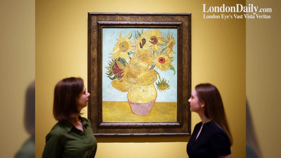 Van Gogh's 'Sunflowers' Series Displayed Together for the First Time in ...