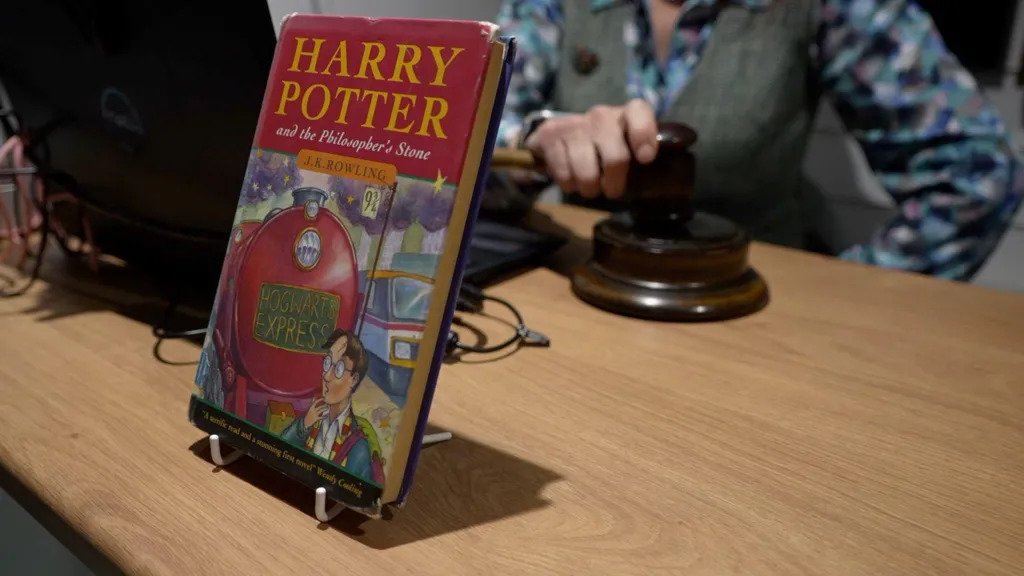 Rare First Edition Harry Potter Book Sells for Over Twenty-One Thousand ...