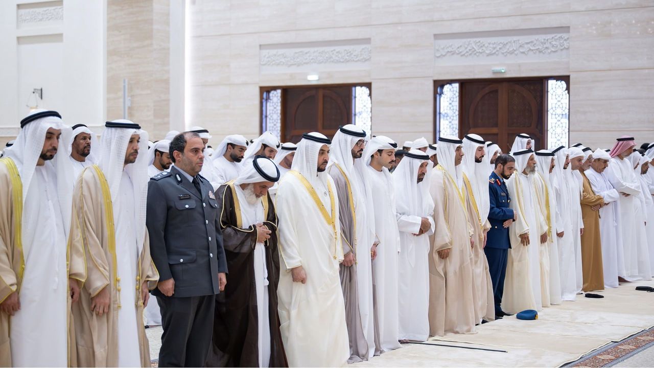 Sheikh Hamdan bin Zayed Al Nahyan Leads Eid al-Fitr Prayer in Al Dhafra ...