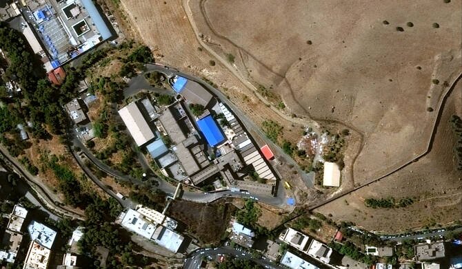 Iran: 27 Inmates Still at Large Following Israeli Airstrike - Arab Press