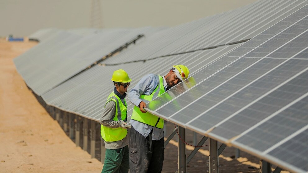 Iraq Opens First Industrial-Scale Solar Plant in Karbala Desert - Arab ...