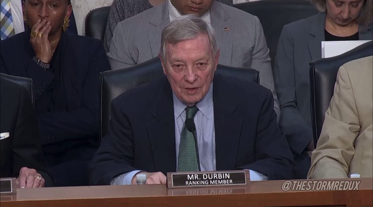 Embarrasing moment for Democrat Dick Durbin when he was called out by ...
