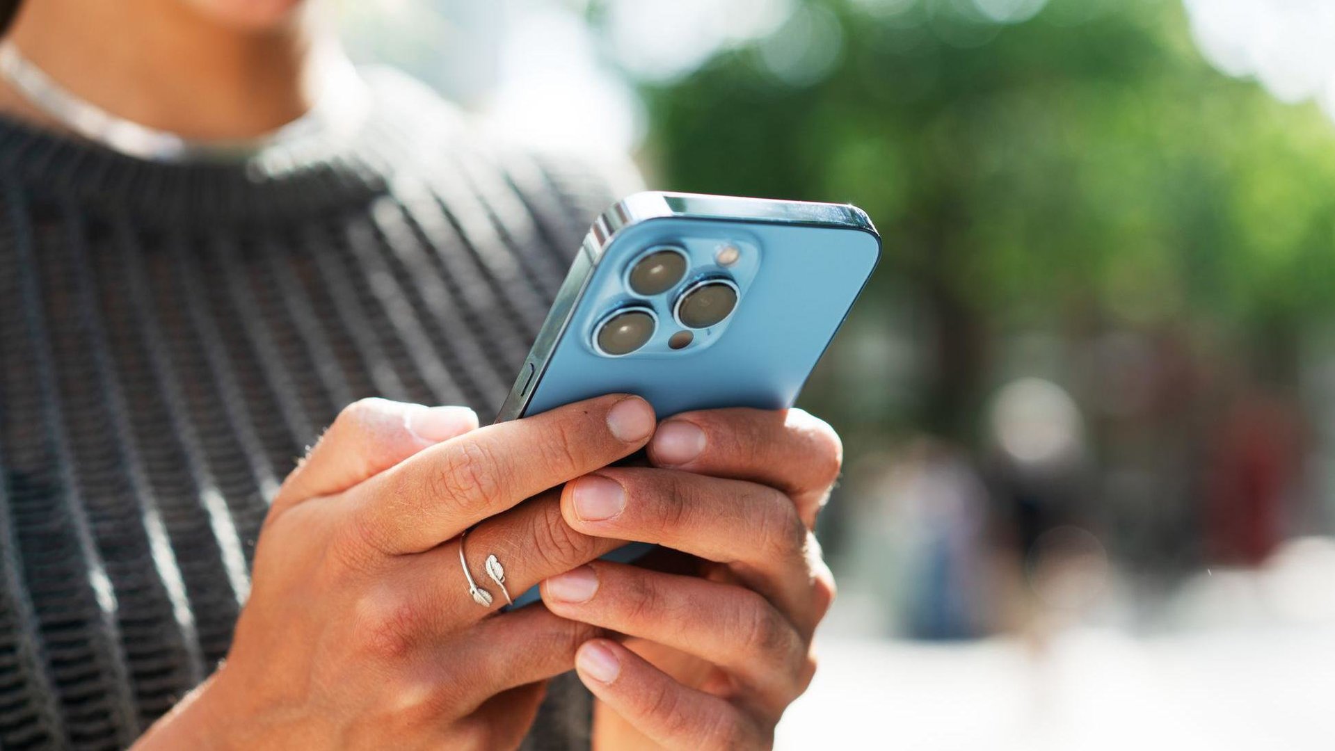 Apple Introduces Mandatory Age Verification for iPhone Users in the UK ...